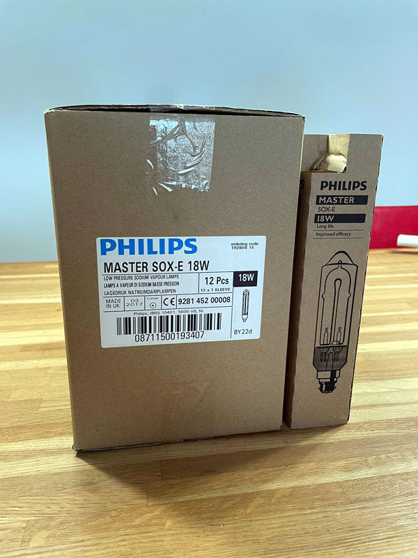 Philips MASTER SOX-E 18W BY22d – DBL Verlichting - webshop